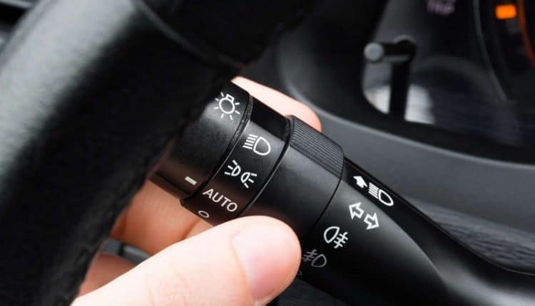 À quoi sert le commodo de la voiture ? - Auto Moto Pneu